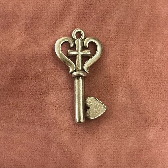James Avery | Jewelry | James Avery Discontinued Key Charm With Heart ...